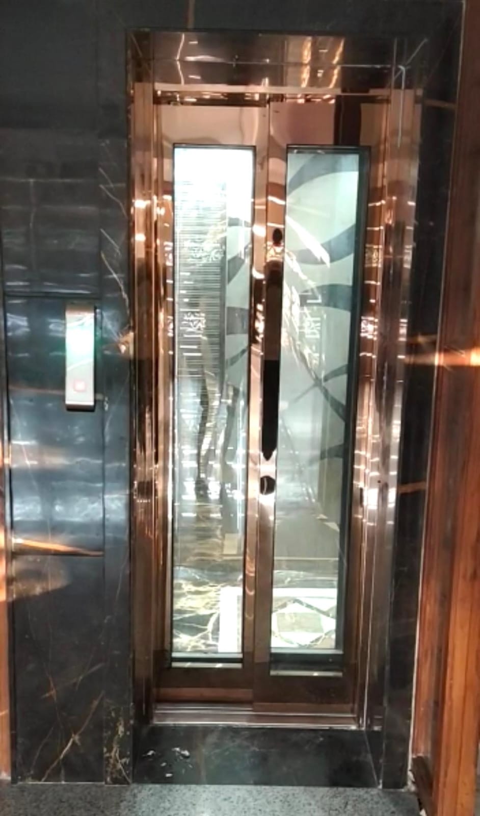 Square Elevator